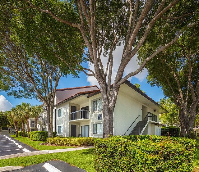 Bell Boca Town Center Apartments, 5881 Town Bay Dr, Boca Raton, FL ...