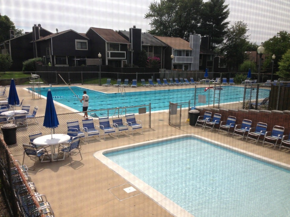 Stoneridge Pool, 18593 Split Rock Ln, Germantown, MD, Swimming Pools ...