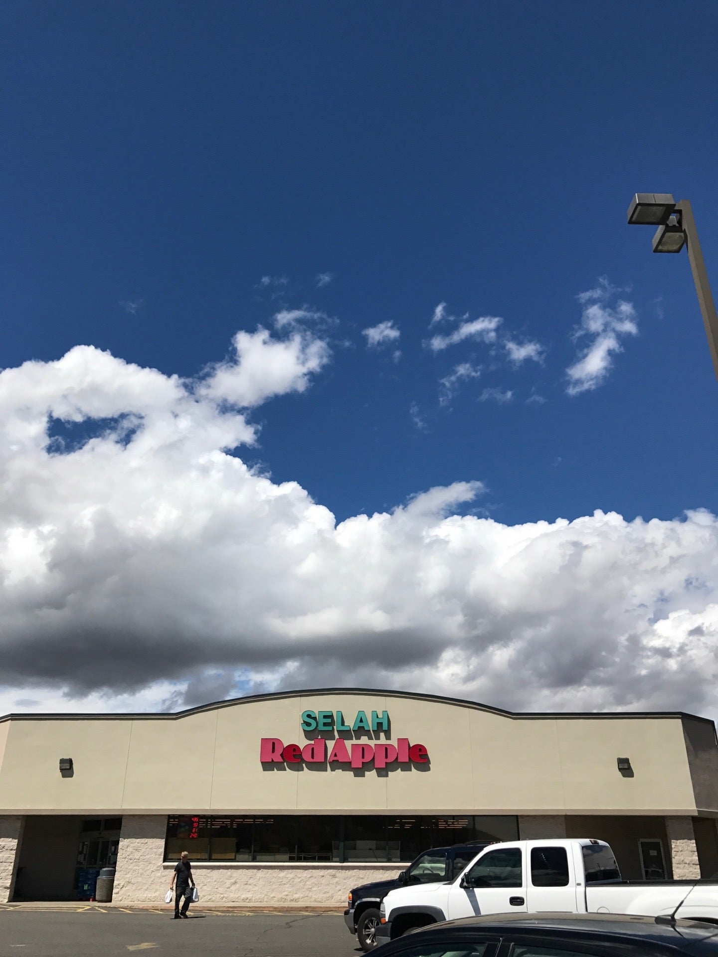 Wray's Marketfresh IGA, 121 E 3rd Ave, Selah, WA - MapQuest