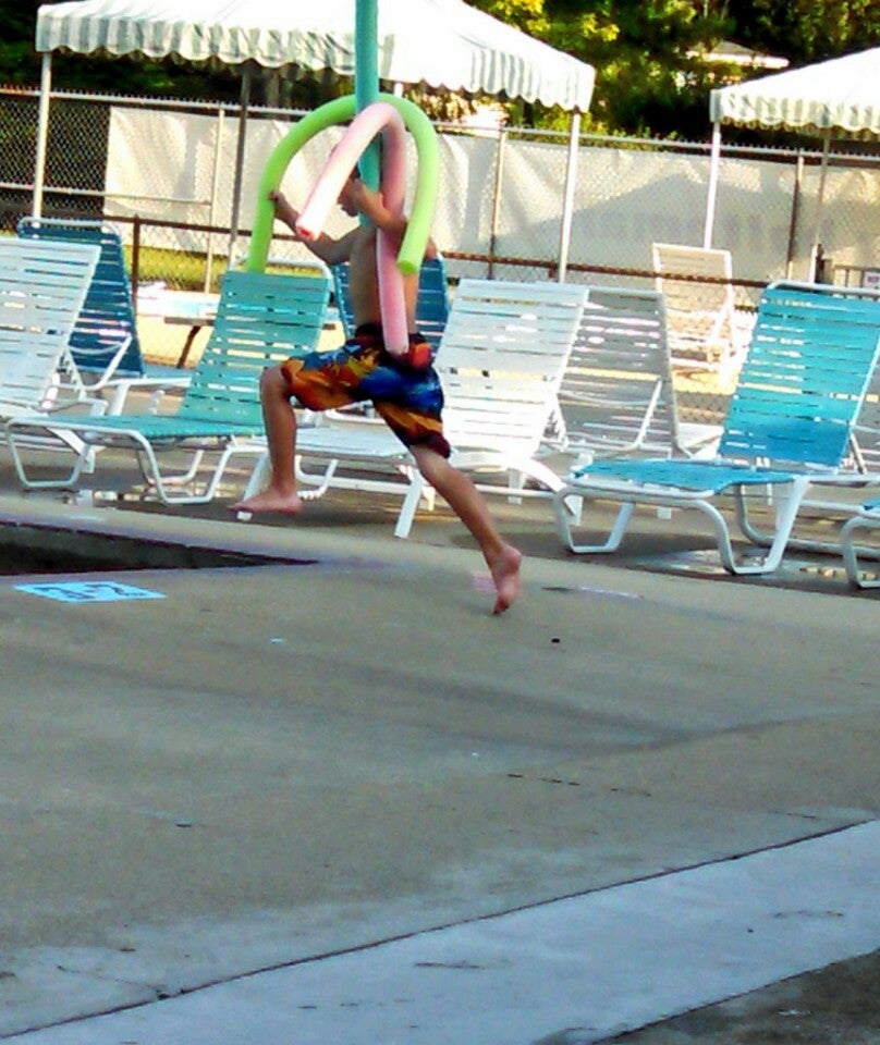 Lewellen Aquatic Center, N McKinley Ave, Muncie, IN, Stadiums Arenas ...