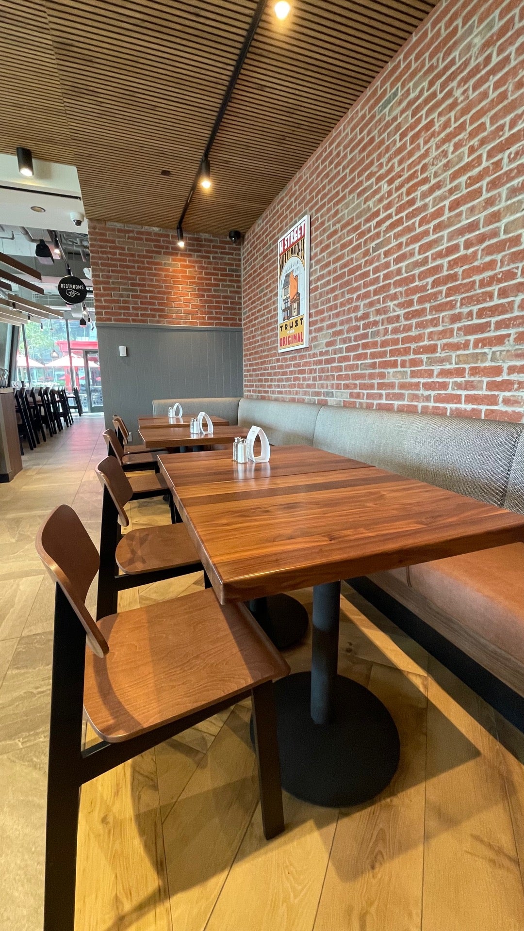 Matchbox, 1900 Reston Metro Plz, Suite # 100, Reston, VA, Eating places ...