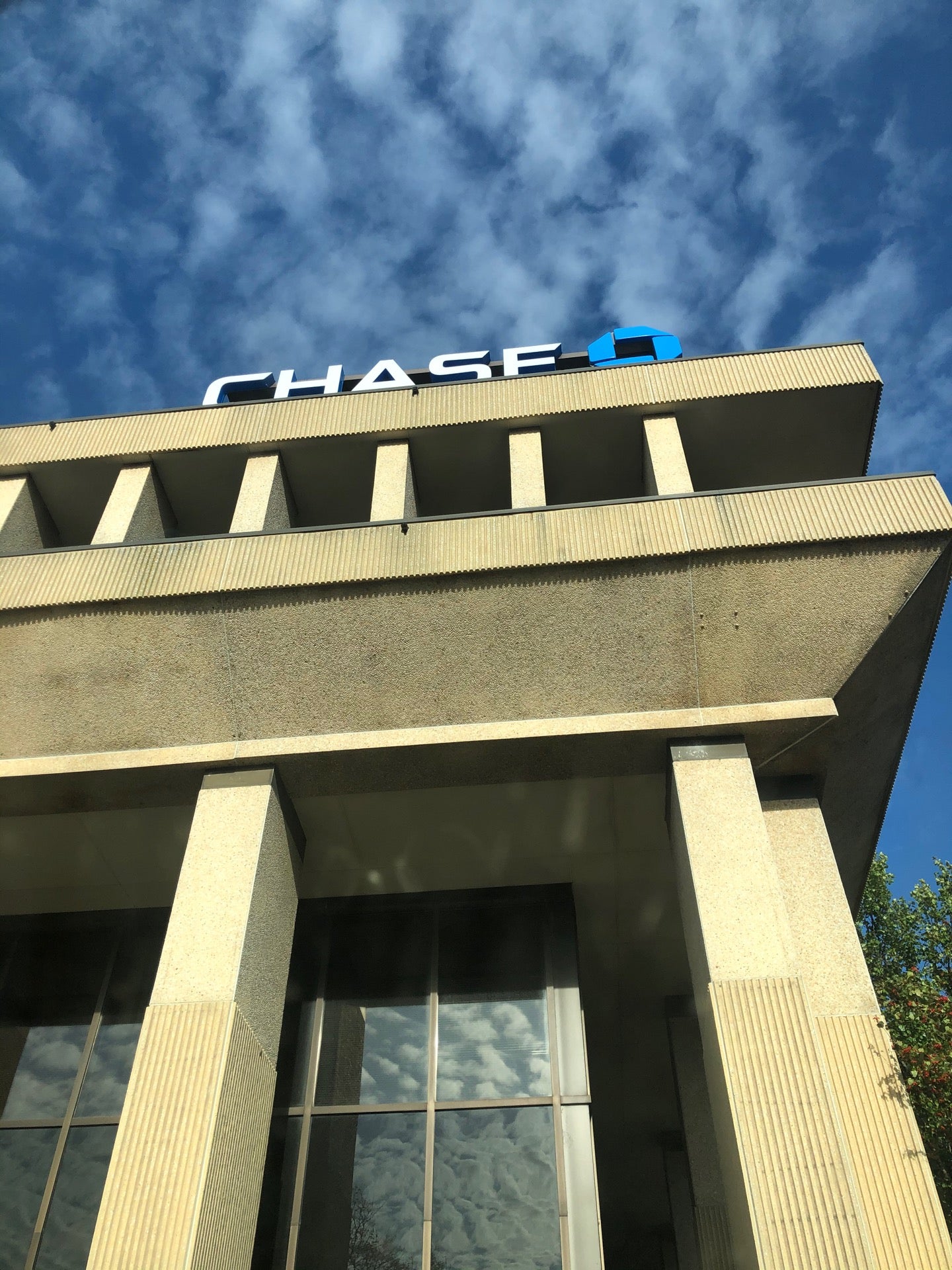 Chase Bank, 600 N Meacham Rd, Schaumburg, IL, Banks - MapQuest