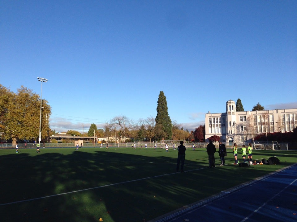 Point Grey Secondary School, 5350 East Blvd, Vancouver, BC - MapQuest