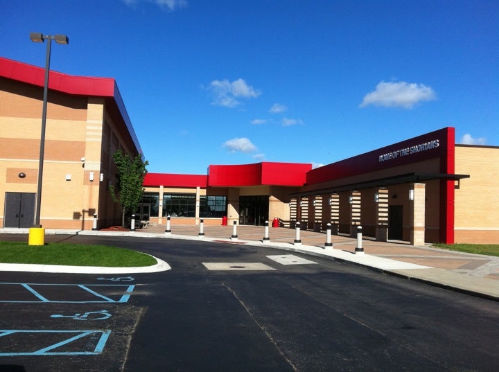Lake Shore High School, 22980 E 13 Mile Rd, Saint Clair Shores, MI ...