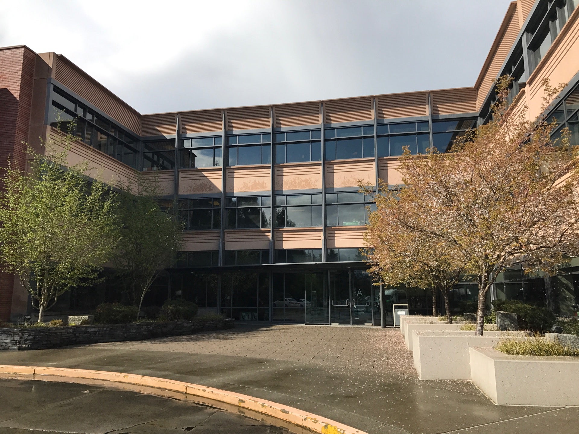 Microsoft Redwest Building A, 5600 148th Ave NE, Redmond, WA, Office & Desk Space Rental - MapQuest