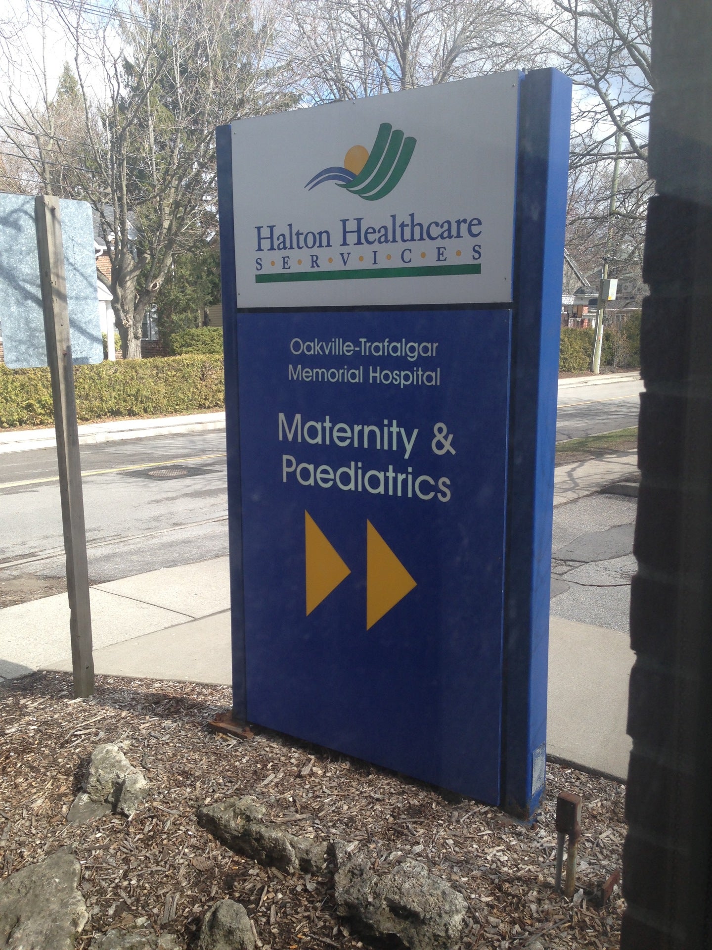 Oakville-Trafalgar Memorial Hospital, 327 Reynolds St, Oakville, ON ...