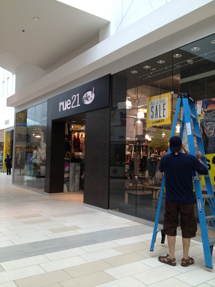 Rue 21 Logo
