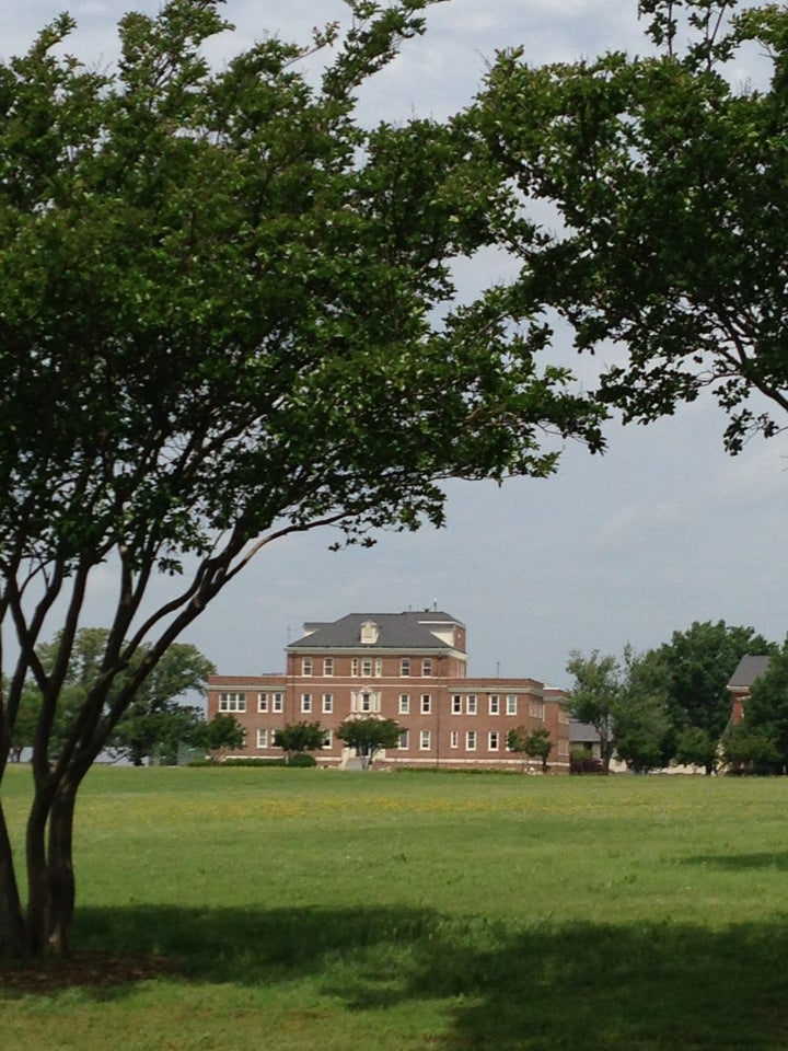 Arkansas VA Hospital, 2200 Fort Roots Dr, North Little Rock, AR ...