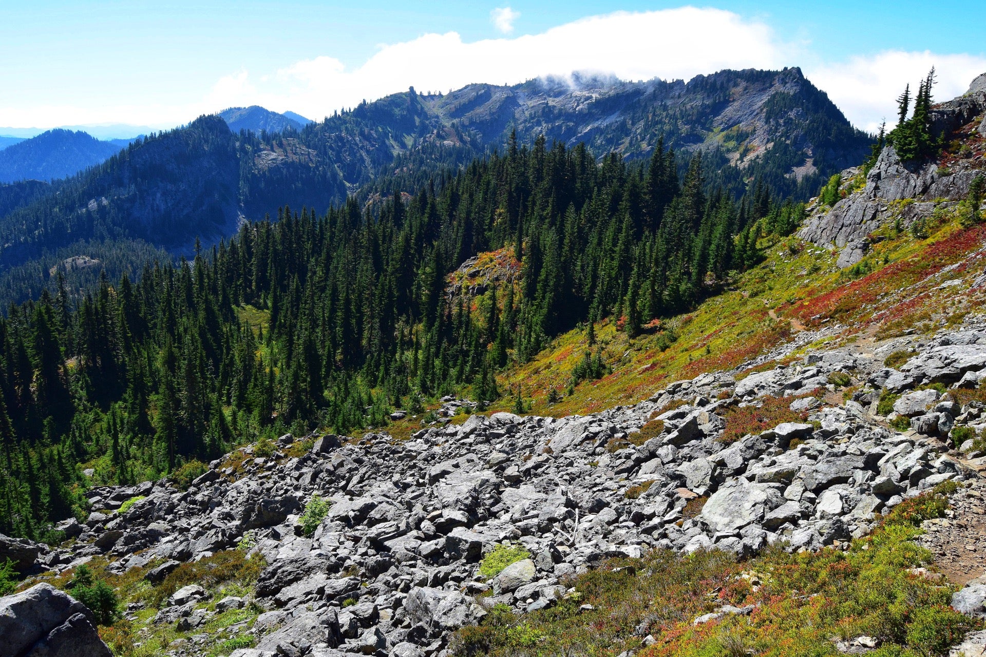 Rachel Lake Trailhead, NF-4930, Snoqualmie Pass, WA, Outdoor Sports ...