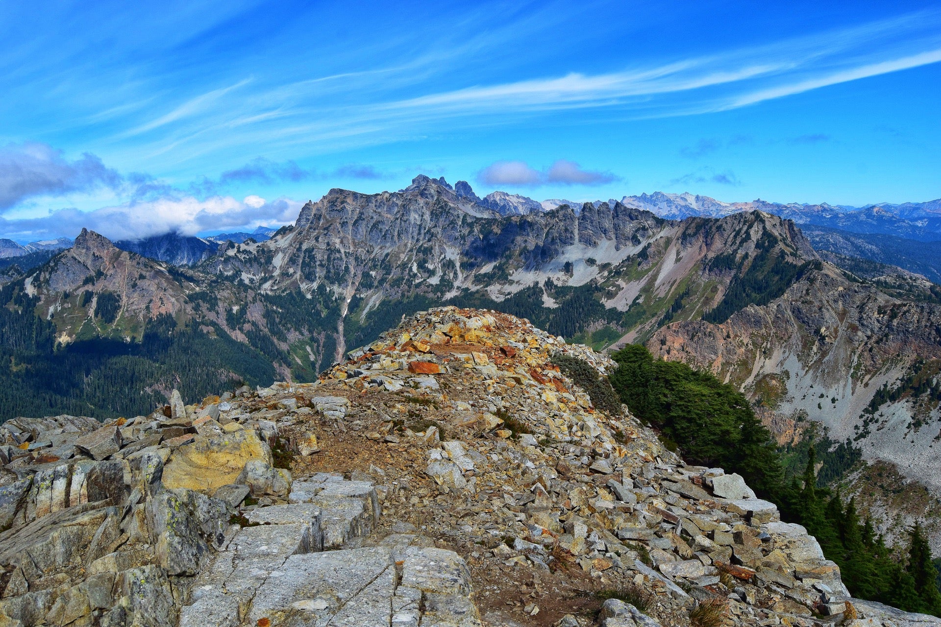 Rachel Lake Trailhead, NF-4930, Snoqualmie Pass, WA, Outdoor Sports ...