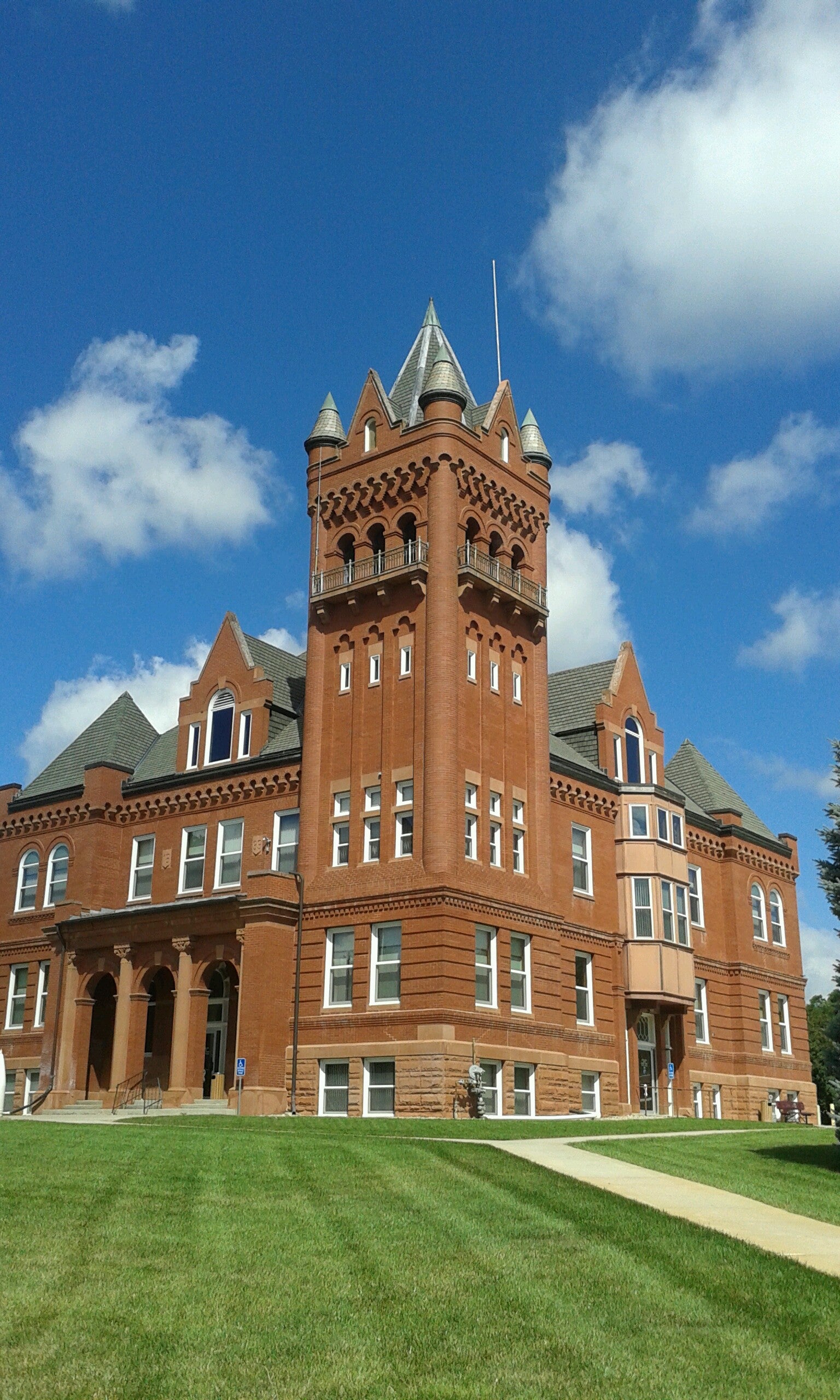 Show me your courthouse. Nebraska has some beautiful courthouses, : r ...