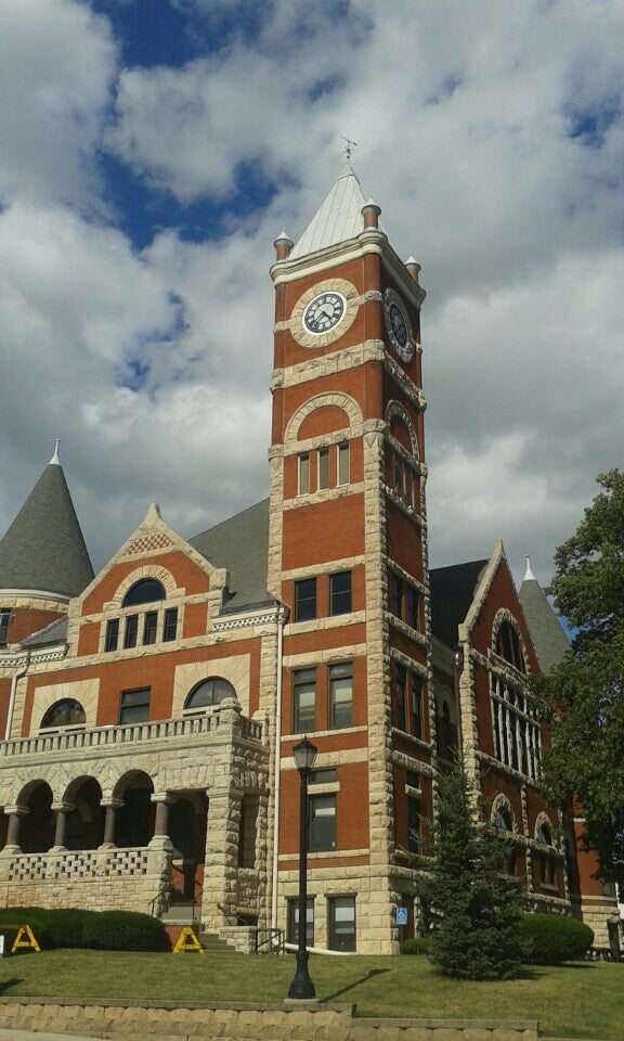Monroe Downtown Square, 16th Ave, Monroe, WI - MapQuest