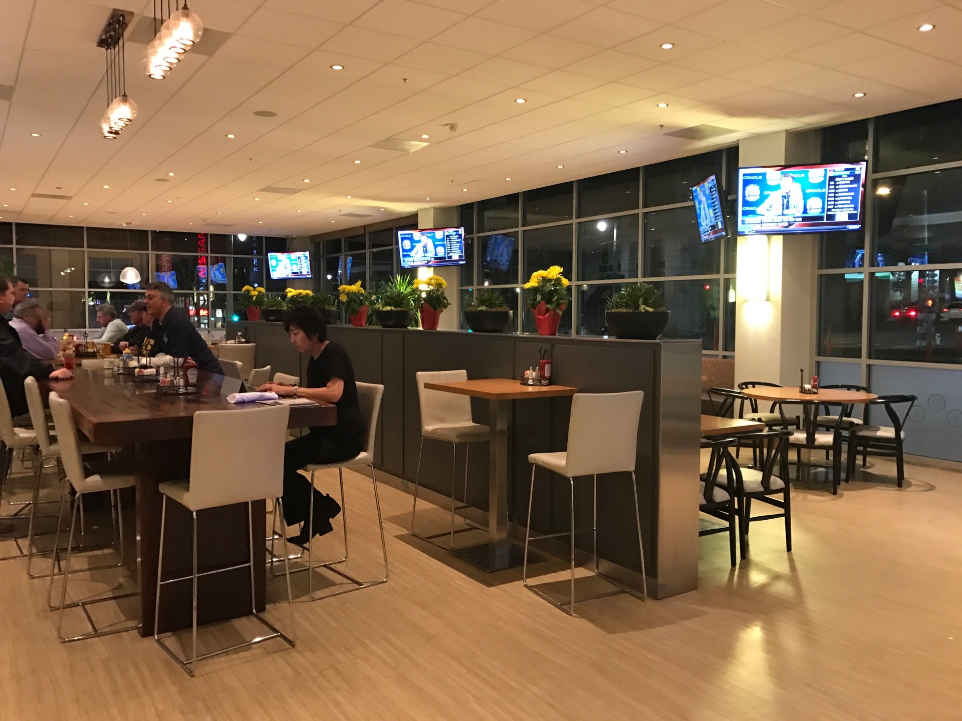 Interlude Sports Bar & Grill, 1500 Van Ness Ave, San Francisco, CA ...