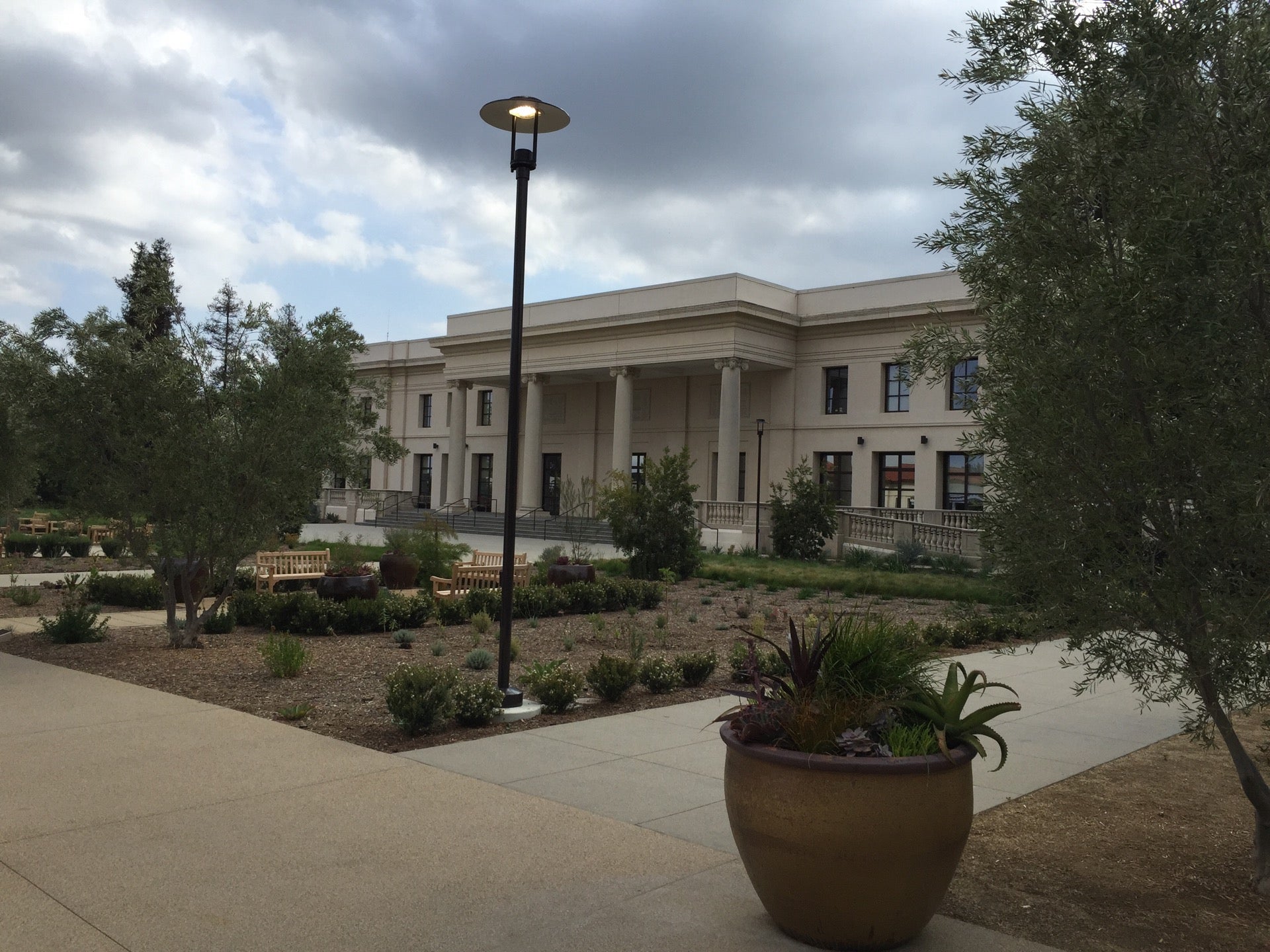 The Munger Research Center, 1151 Oxford Rd, San Marino, CA - MapQuest