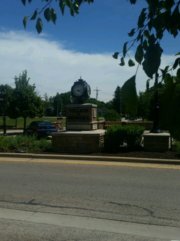 Downtown Minooka, Minooka, IL, Shopping Centers & Malls - MapQuest