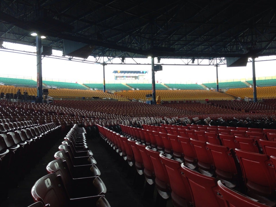 Marcus Amphitheater Box Office, 655 E Summerfest Pl, Milwaukee, WI ...