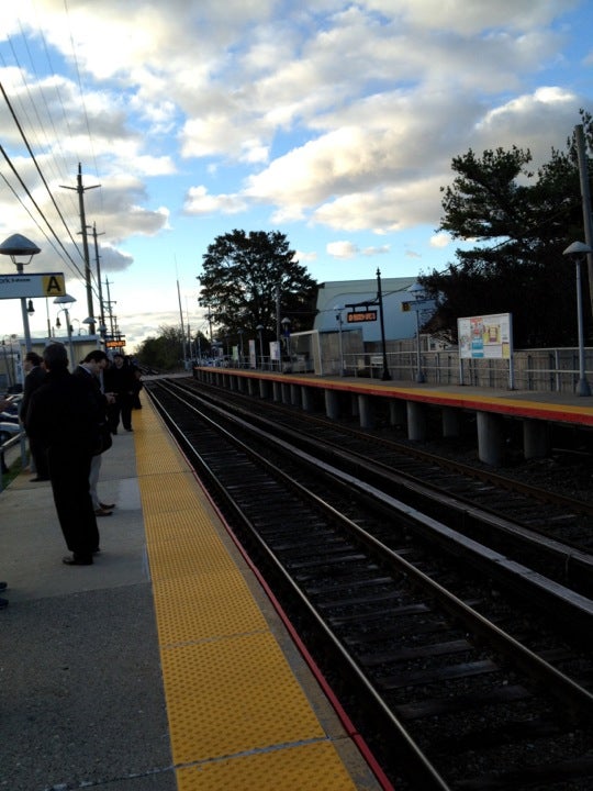 LIRR - Oceanside Station, 3140 Lawson Blvd, Oceanside, NY - MapQuest
