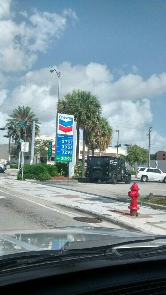 Paracha Chevron, 12505 W Dixie Hwy, North Miami, FL - MapQuest