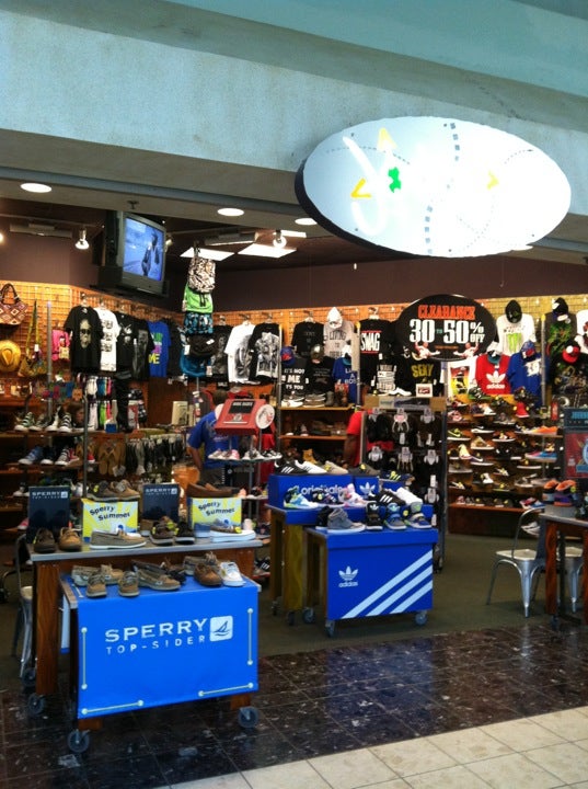 Journeys Shoe Store