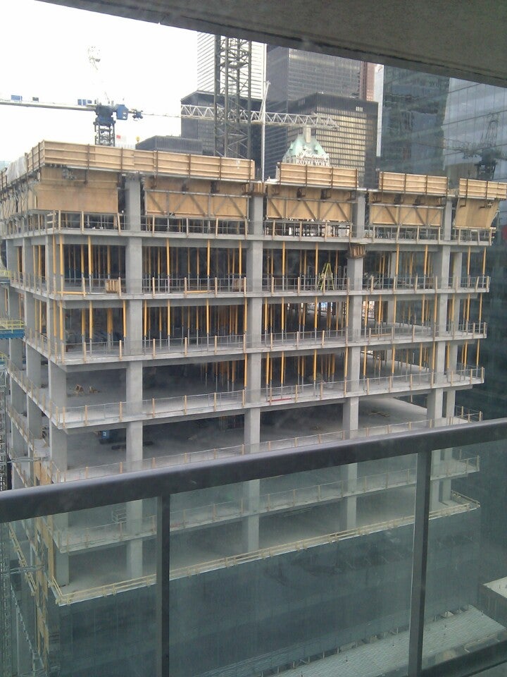 Bremner Tower, 120 Bremner Blvd, Toronto, ON M5J 0A8, CA - MapQuest