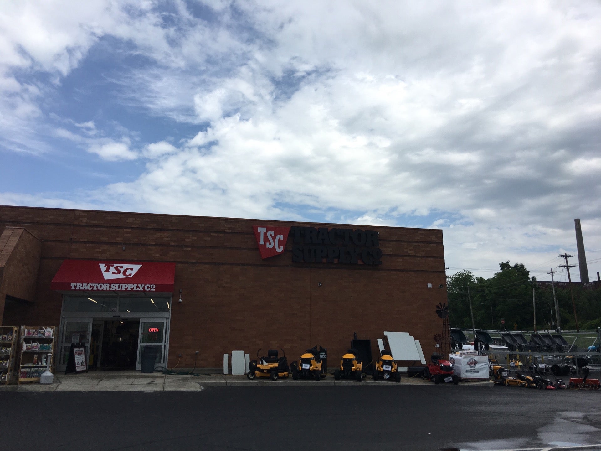Tractor Supply 401 W Eads Pkwy Lawrenceburg IN Farm Equipment And tractor-supply-401-w-eads-pkwy-lawrenceburg-in-farm-equipment-and