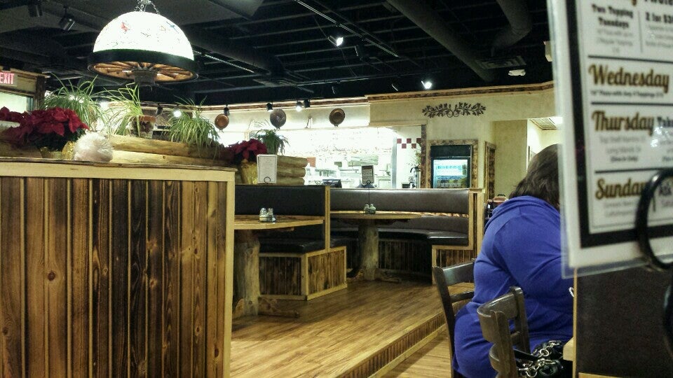 Vinny's Pizza, 15620 W High St, Middlefield, OH, Pizza restaurants ...