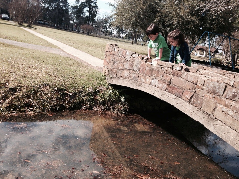 Spring Lake Park Splash Pad, 2 Fairground Ave, Texarkana, TX, Parks ...