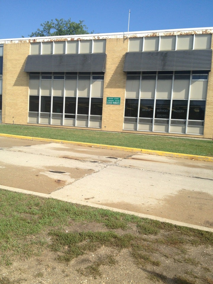 Elgin Secretary of State Driver Services Facility, 595 S State St, Ste ...