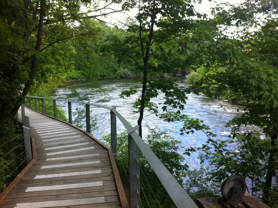 Sentier de la Gorge de la rivière Magog, Sherbrooke, QC - MapQuest
