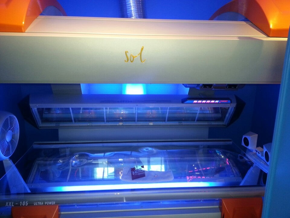 Sundays Blue Box Tanning Resort, 4336 Holland Rd, Virginia Beach, VA ...