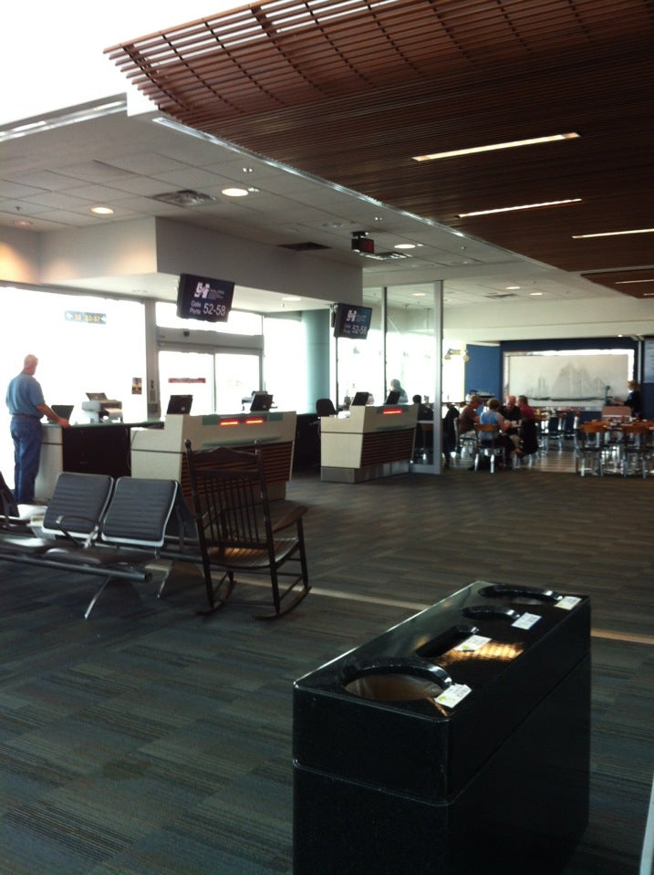 Halifax Stanfield International Airport (YHZ), 1 Bell Blvd, Halifax, NS ...