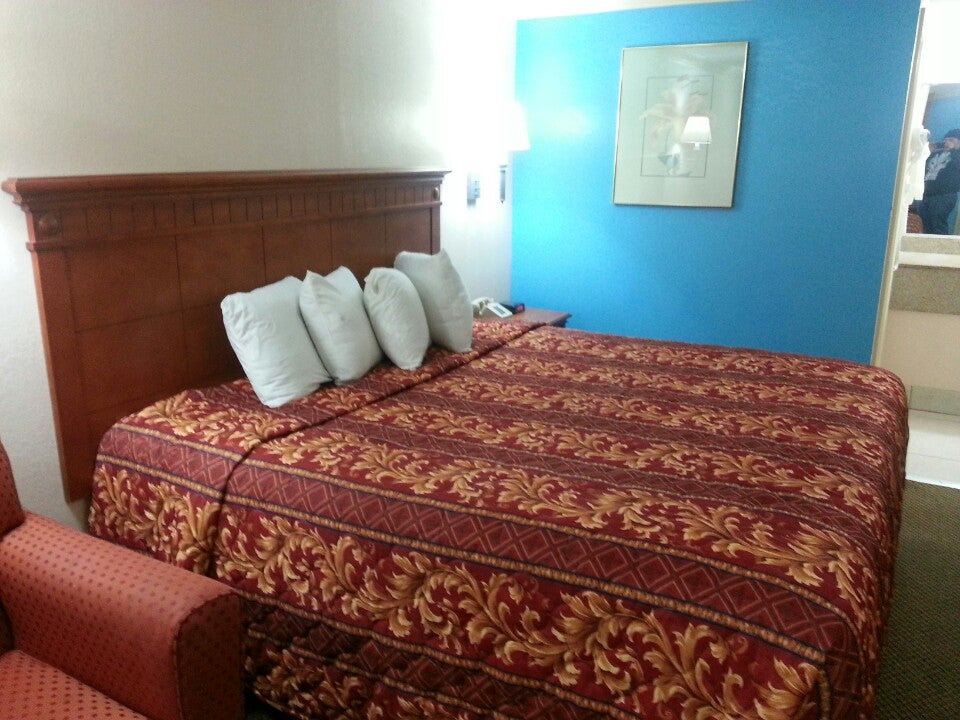 Days Inn by Wyndham Virginia Beach Town Center, 4600 Bonney Rd ...