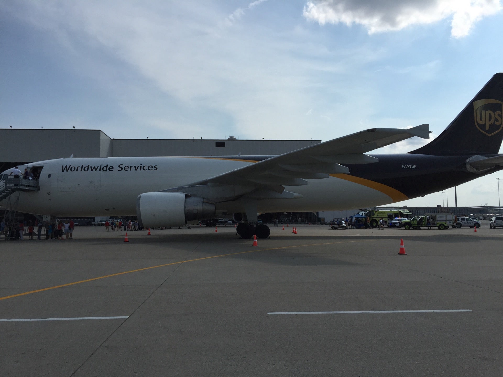 UPS Hangar, 802 Grade Ln, Louisville, KY, Office & Desk Space Rental ...