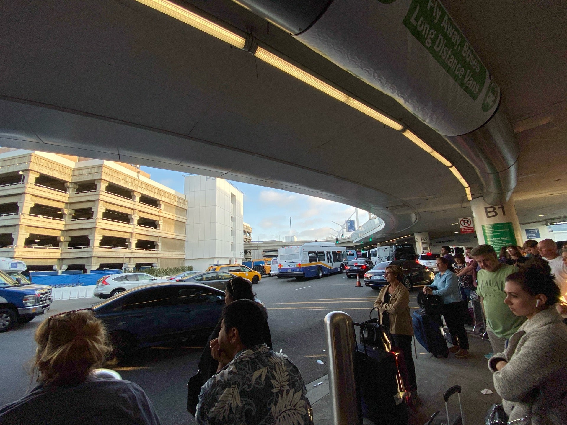Official Jetblue Terminal 3 - Los Angeles International Airport, 500 ...