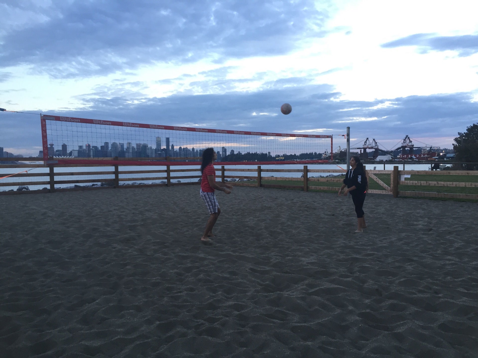 Harbourside Cafe, 828 Harbourside Dr, North Vancouver, British Columbia ...