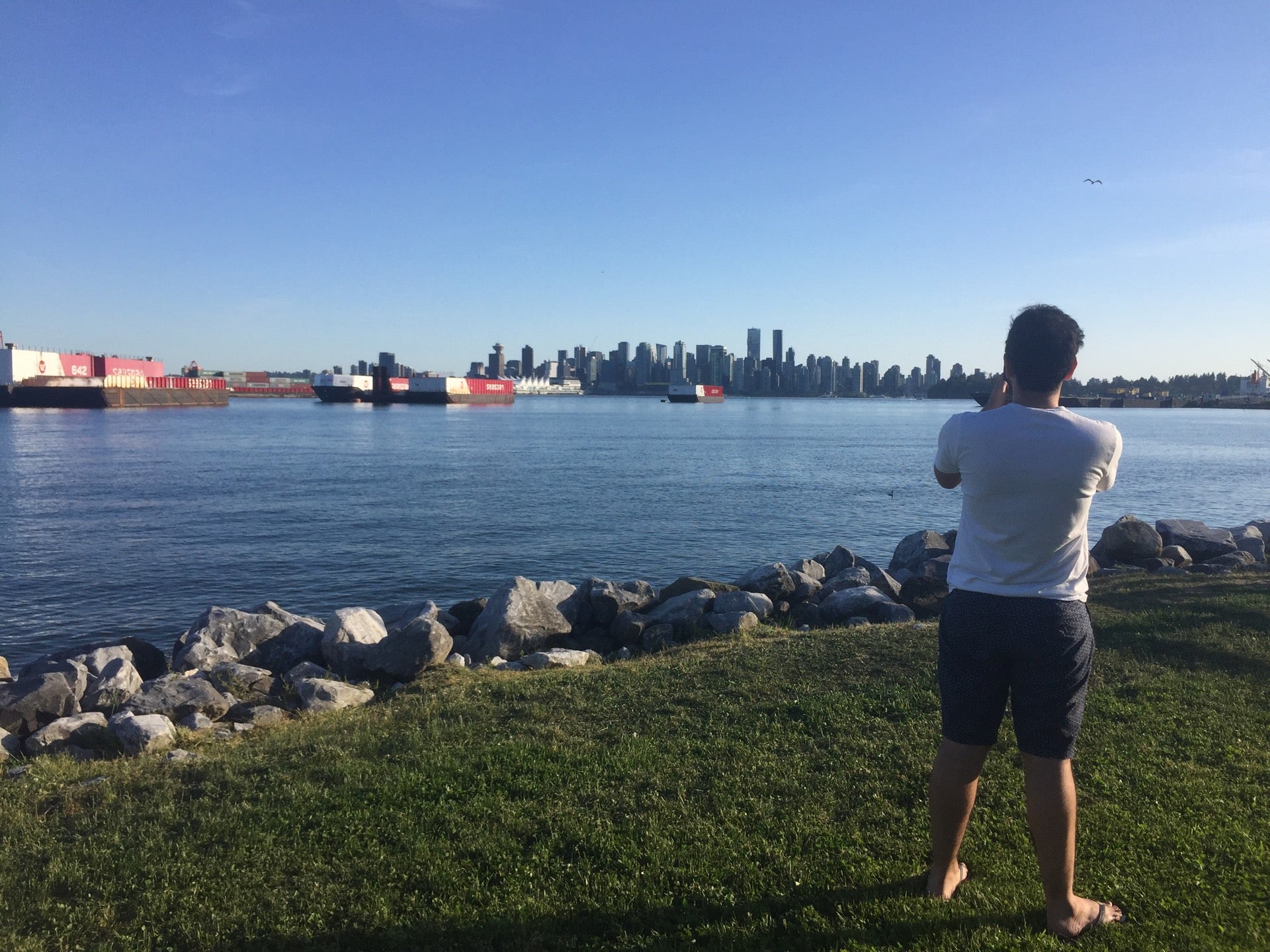 Harbourside Cafe, 828 Harbourside Dr, North Vancouver, British Columbia ...