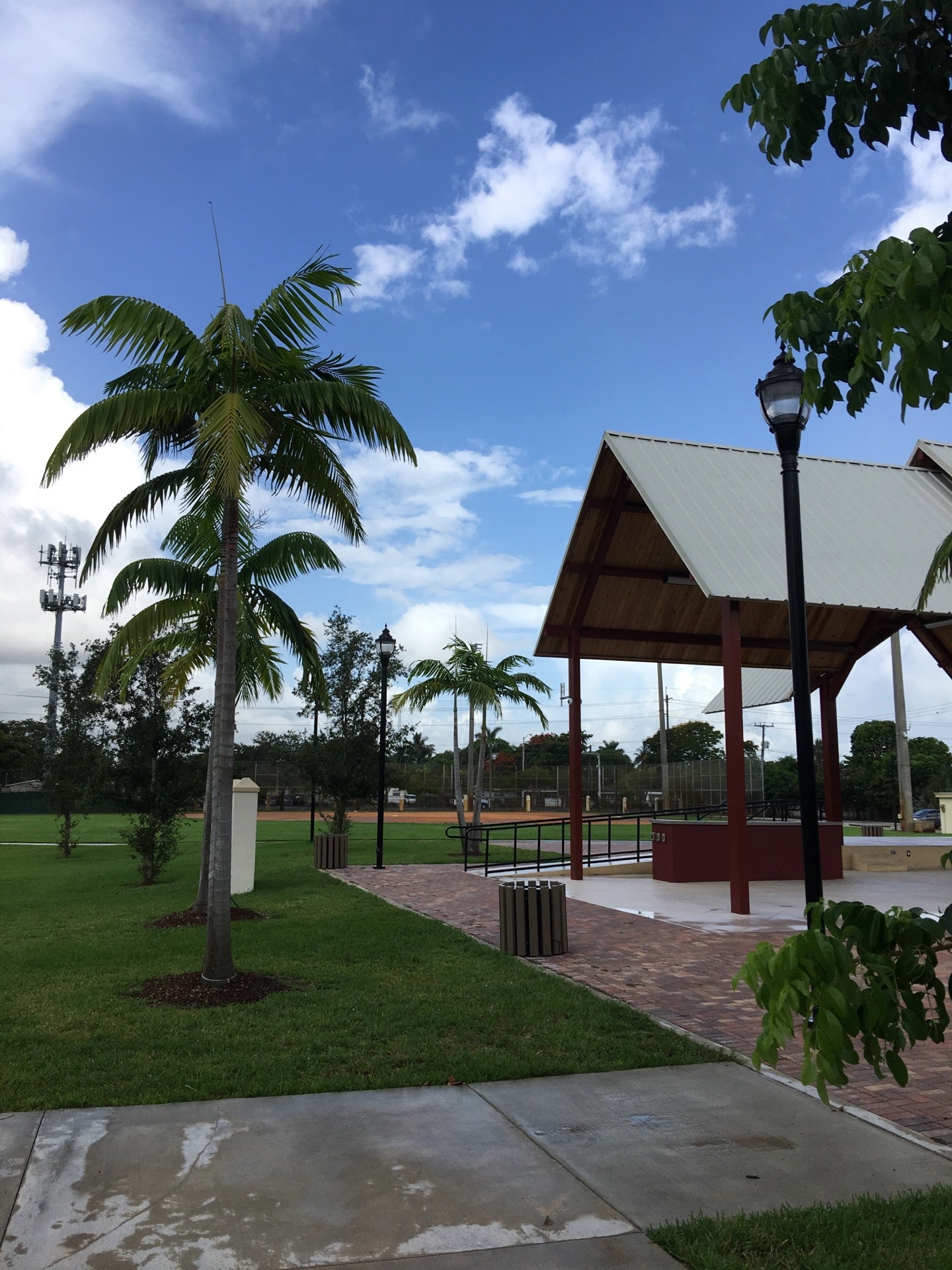 Mikel Park, Wilton Manors, FL, Parks - MapQuest