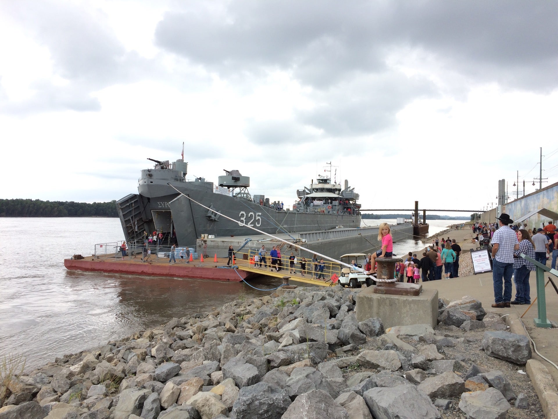 Cape Girardeau Riverfront, Cape Girardeau, MO, Landmark - MapQuest