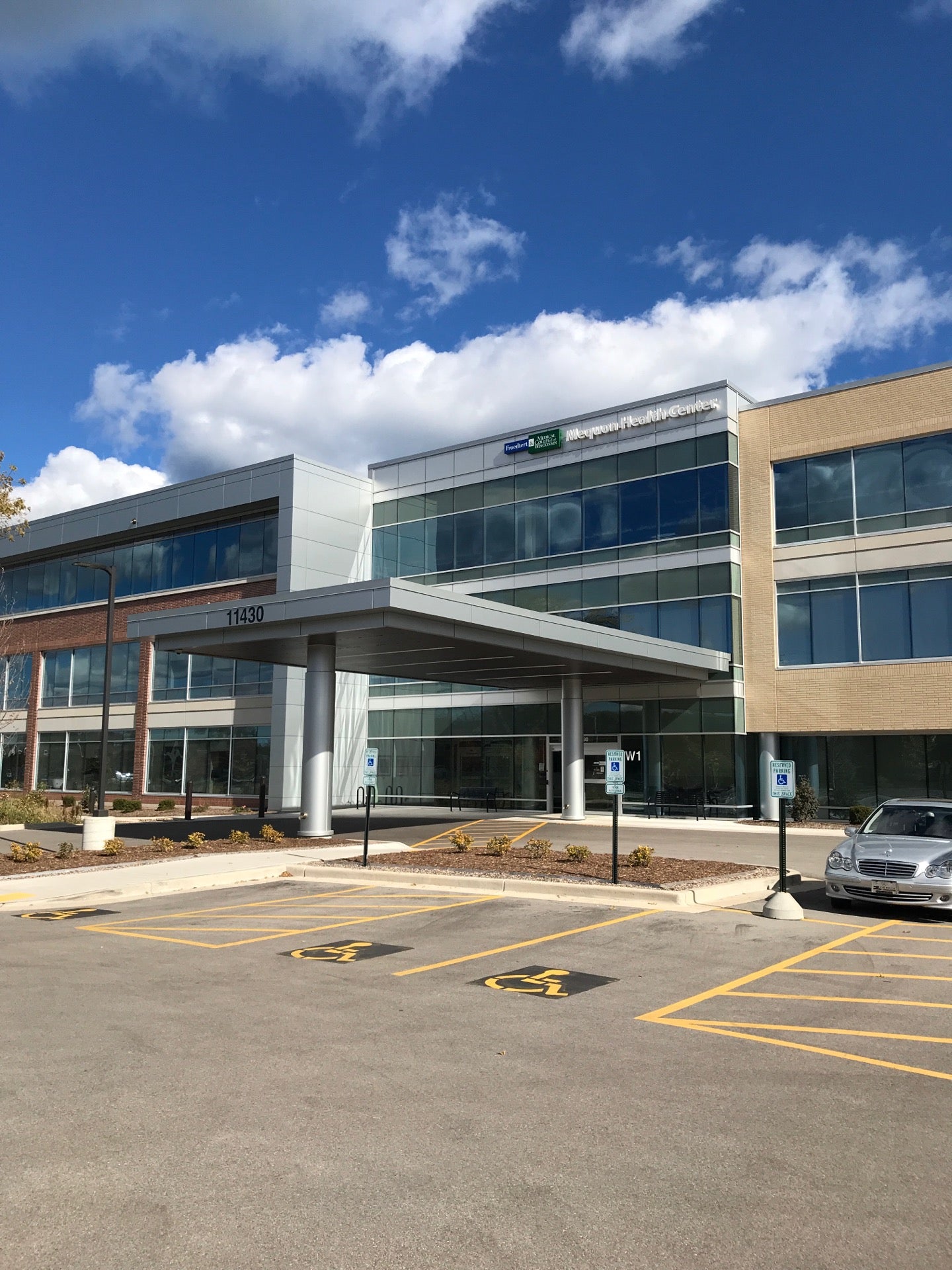 Froedtert Mequon Health Center Lab, 11430 N Port Washington Rd, Mequon ...