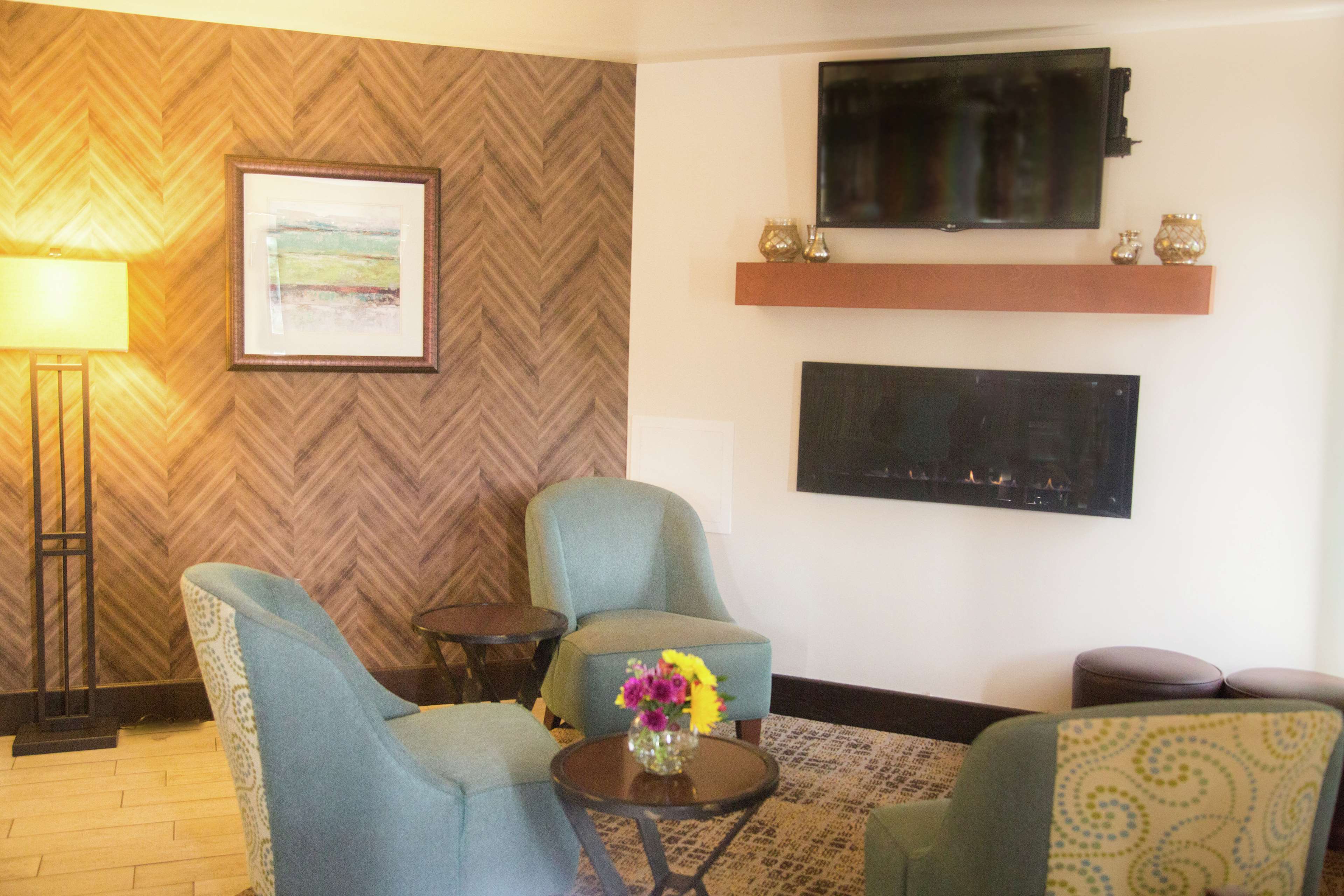 Hampton Inn Summersville, 5400 Webster Road, Summersville, WV, Hotels ...