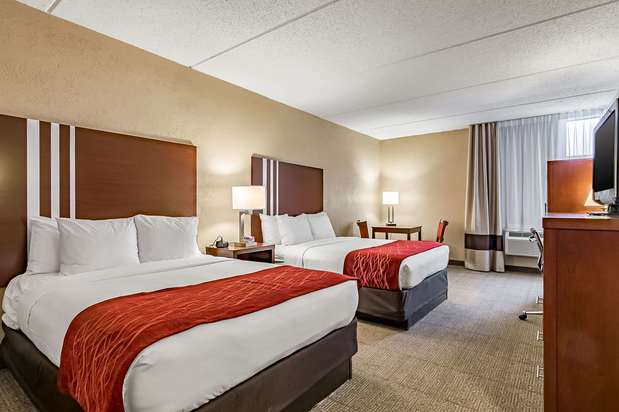Holiday Inn Express Madison, 722 John Nolen Dr, Madison, WI, Hotels ...