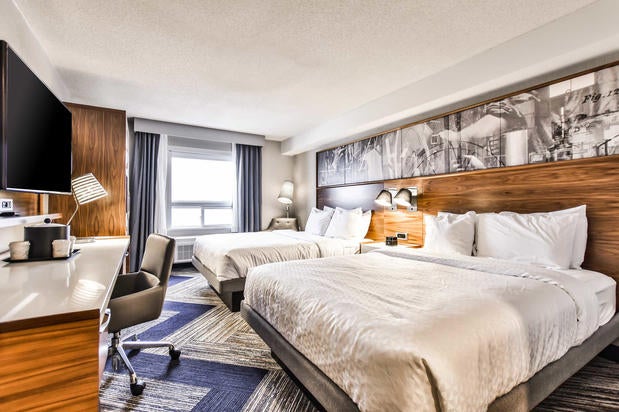 Deluxe Inn, 1554 The Queensway, Toronto, Ontario - MapQuest