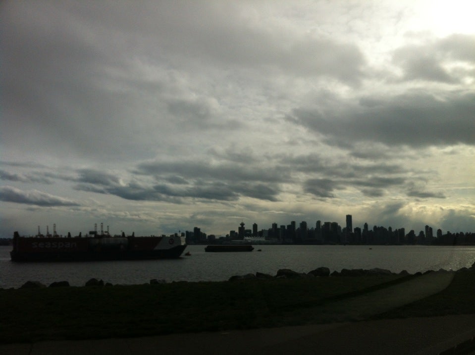 Harbourside Cafe, 828 Harbourside Dr, North Vancouver, British Columbia ...