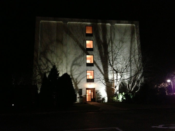 Edgewood, NY Map & Directions - MapQuest