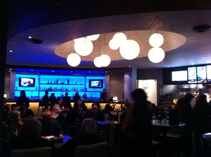 Cineplex Cinemas Coquitlam & VIP, 170 Schoolhouse St, Coquitlam ...