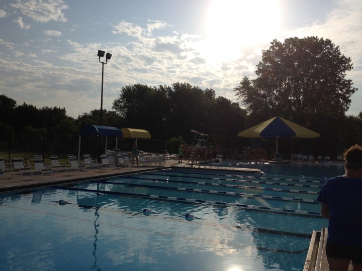 Oregon Trail Pool, 1750 W Dennis Ave, Olathe, KS, Swimming Pools Public ...