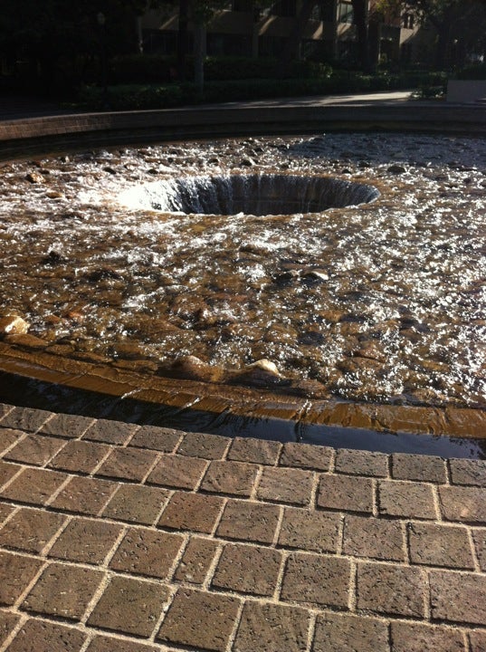 UCLA Inverted Fountain, Charles E Young Dr E, Los Angeles, CA ...