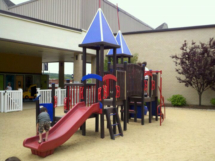 Tanger Outlets Tilton, 120 Laconia Rd, Tilton, NH - MapQuest