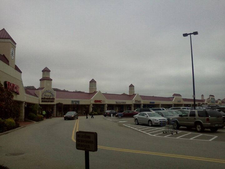 Waterworks Mall, 956 Freeport Rd, Pittsburgh, PA - MapQuest