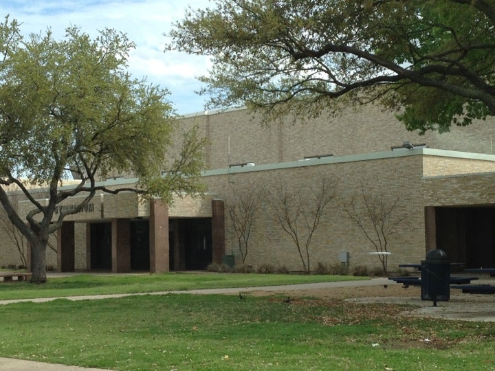 Jj Pearce High School 1600 N Coit Rd Richardson Tx Schools Mapquest